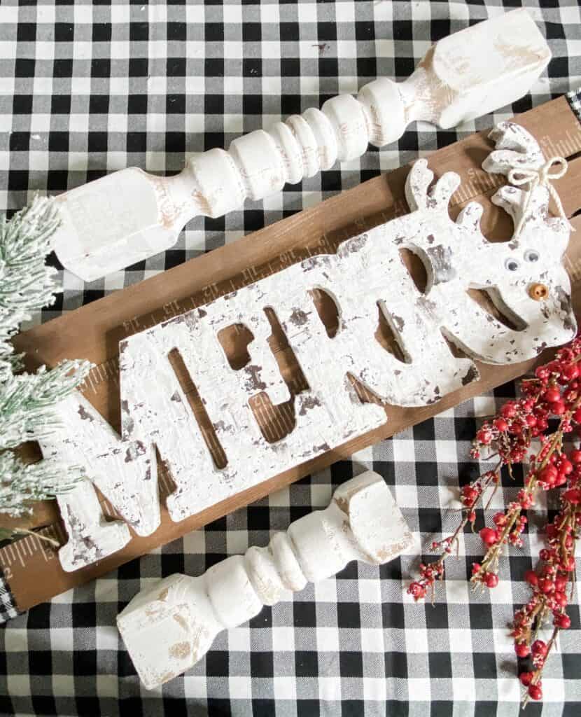 25 Best DIY Christmas Signs - Prudent Penny Pincher